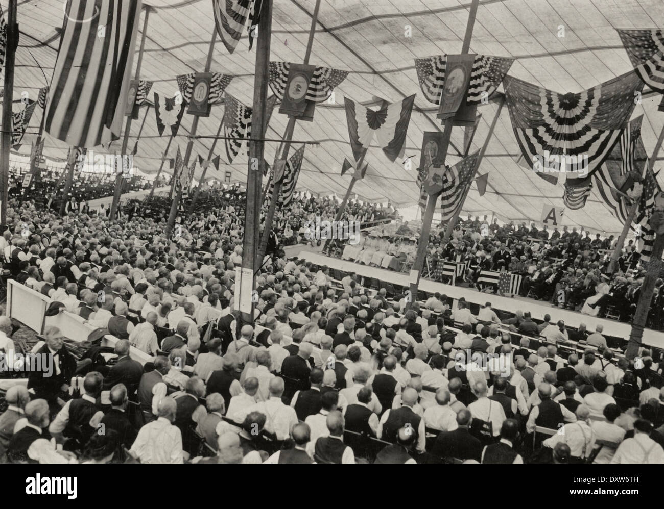 View of crowd inside assembly tent, Gettysburg celebration, Gettysburg ...