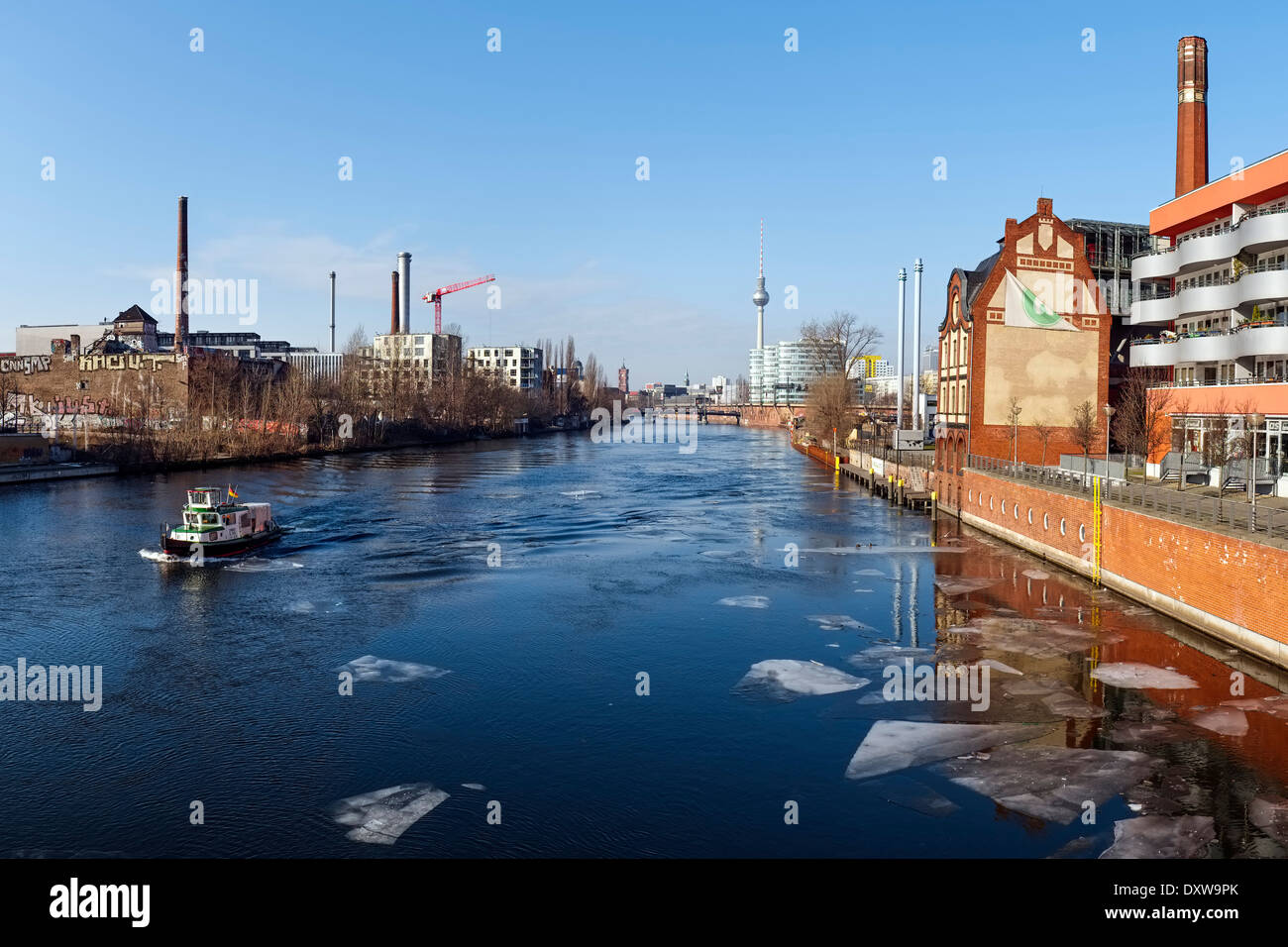River spree friedrichshain kreuzberg berlin germany hi-res stock ...