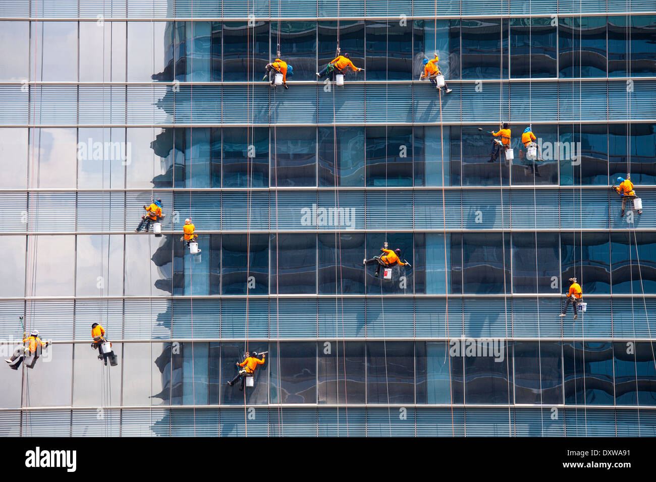 Men working on a skyscraper hi-res stock photography and images - Alamy