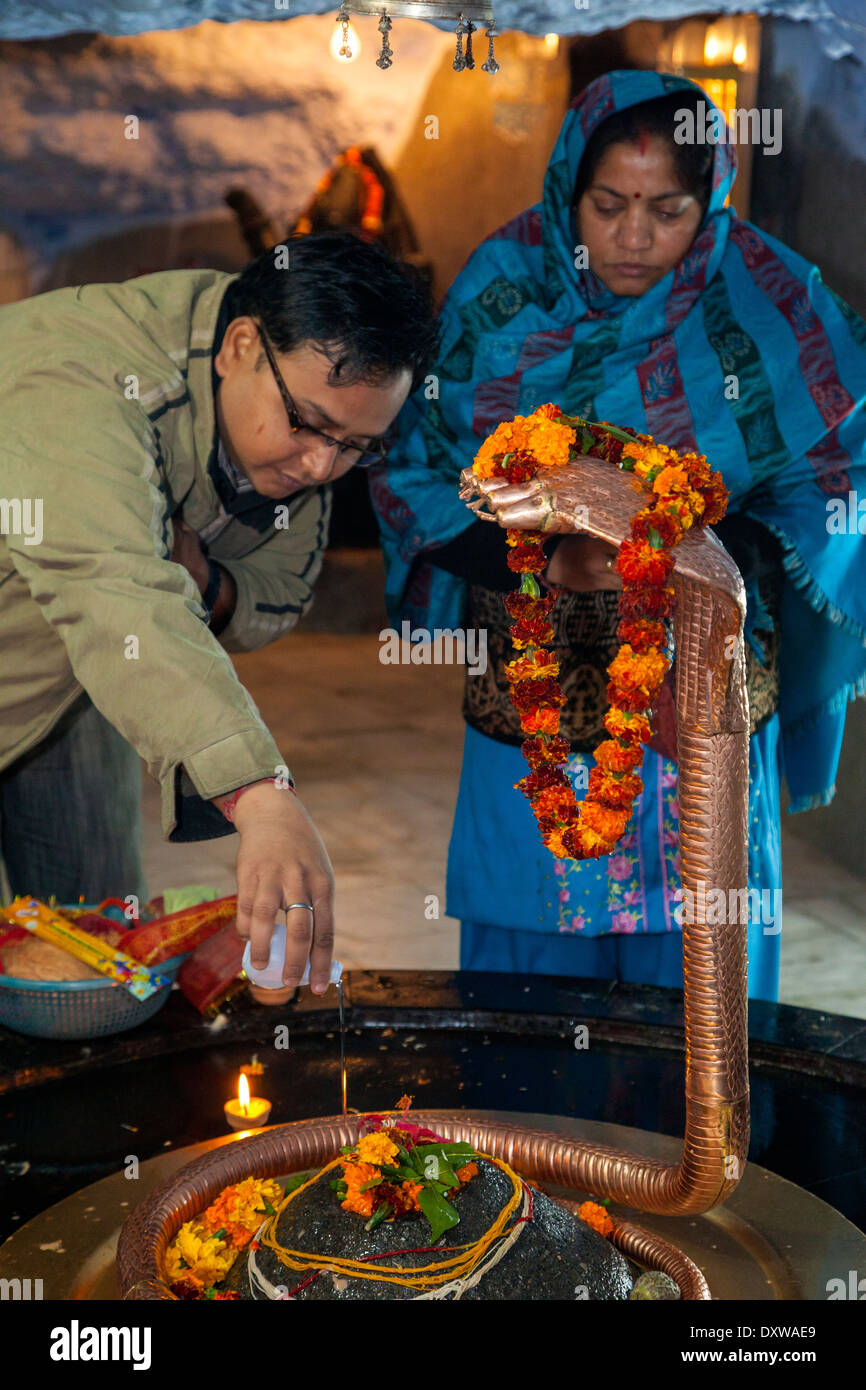 Lingam temple india hi-res stock photography and images - Alamy