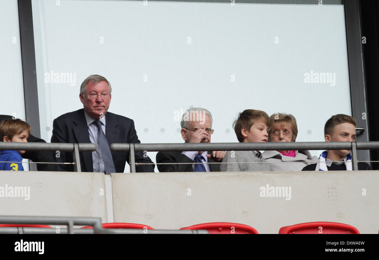 Sir alex ferguson and his wife cathy ferguson hi-res stock photography ...