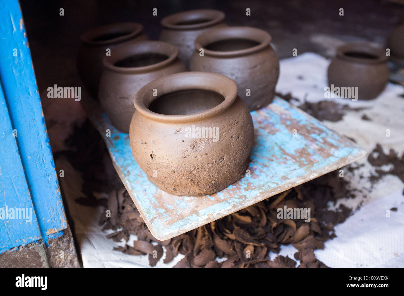 Traditional pottery in Lombok, Indonesia Stock Photo - Alamy