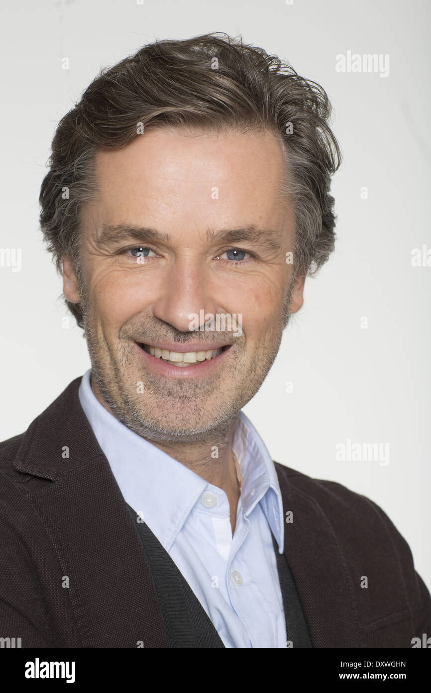 Timothy Peach promoting German ARD TV telenovela 'Rote Rosen' at Briese ...