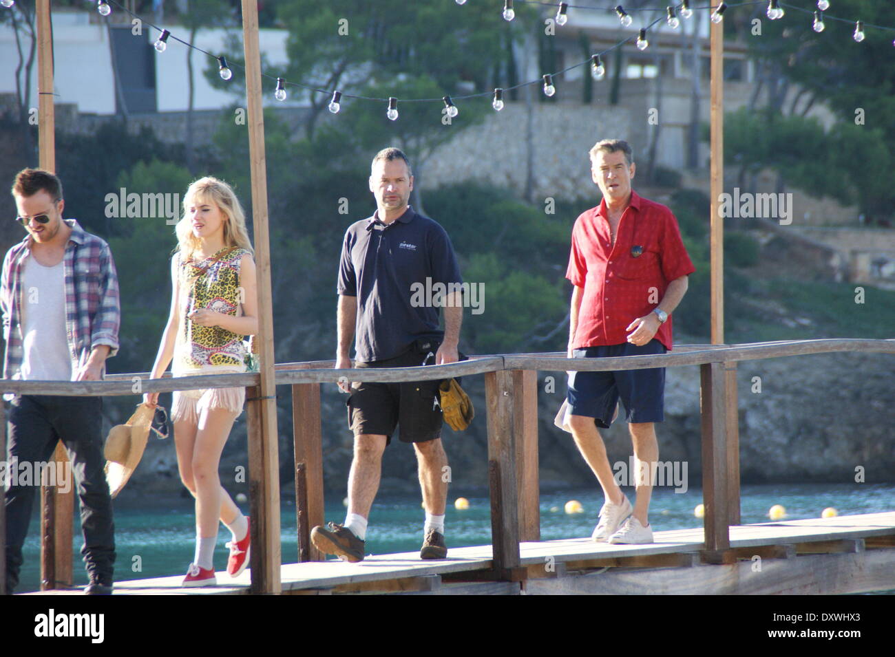 Pierce Brosnan Aaron Paul Toni Collette and Imogen Poots on the set of ...