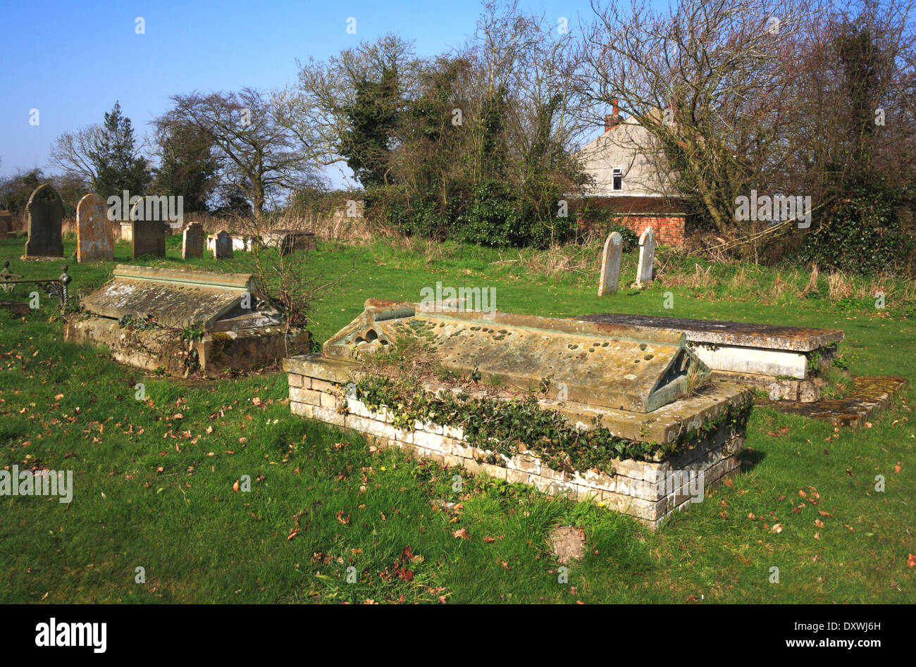 Old tombs hi-res stock photography and images - Alamy