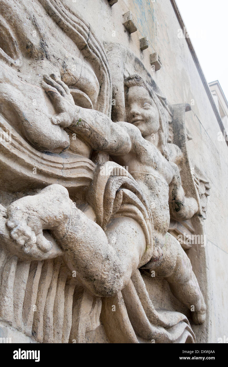 Stonework sculpture on the exterior of the Palais de Tokyo, Paris ...