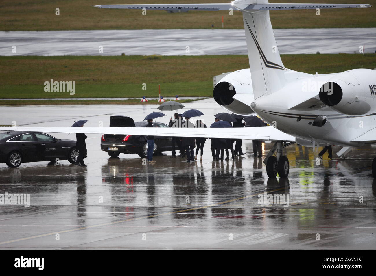 Tom hanks arriving on private hi-res stock photography and images - Alamy