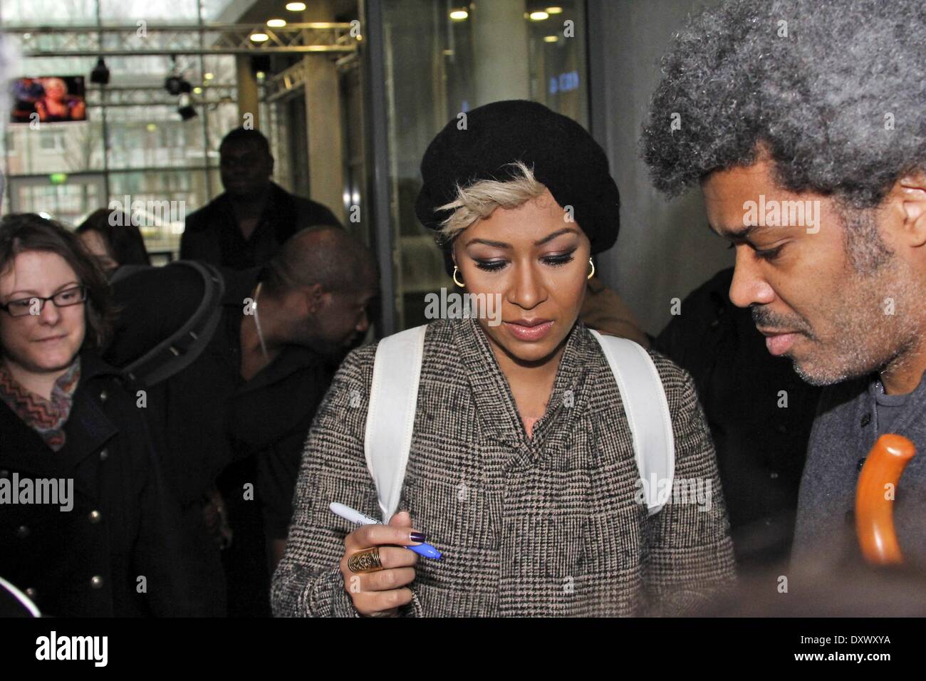 Emelie Sande signing autographs after recording german TV show SAT 1 ...