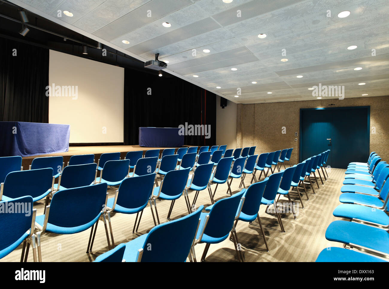 Indoor location for business conference Stock Photo - Alamy