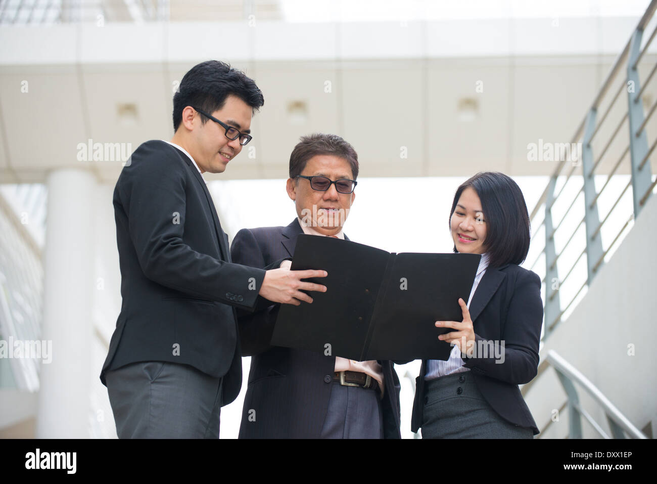 Team stand hi-res stock photography and images - Alamy