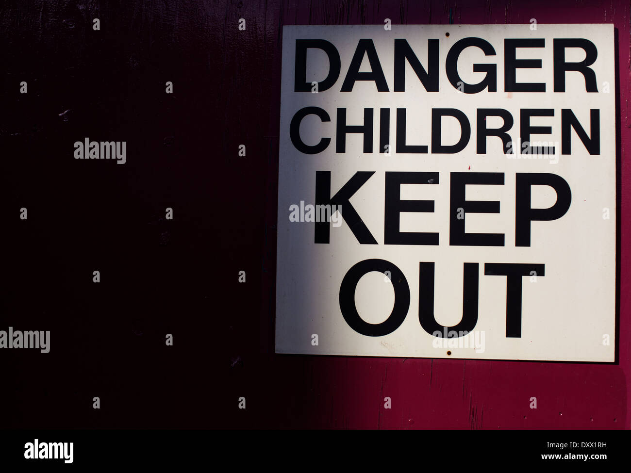 sign "Danger children keep out Stock Photo - Alamy