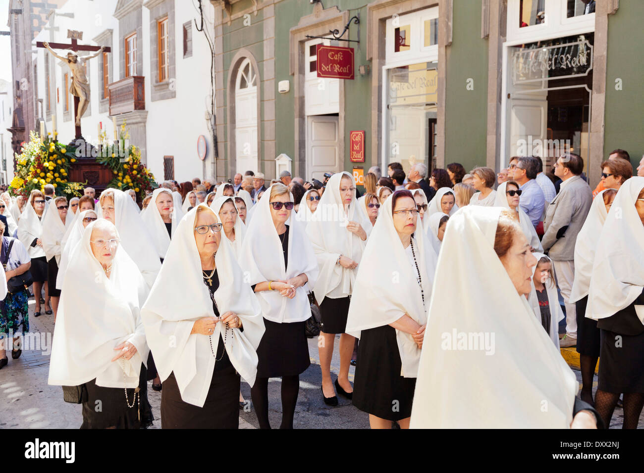 Easter woman outside hi-res stock photography and images - Alamy