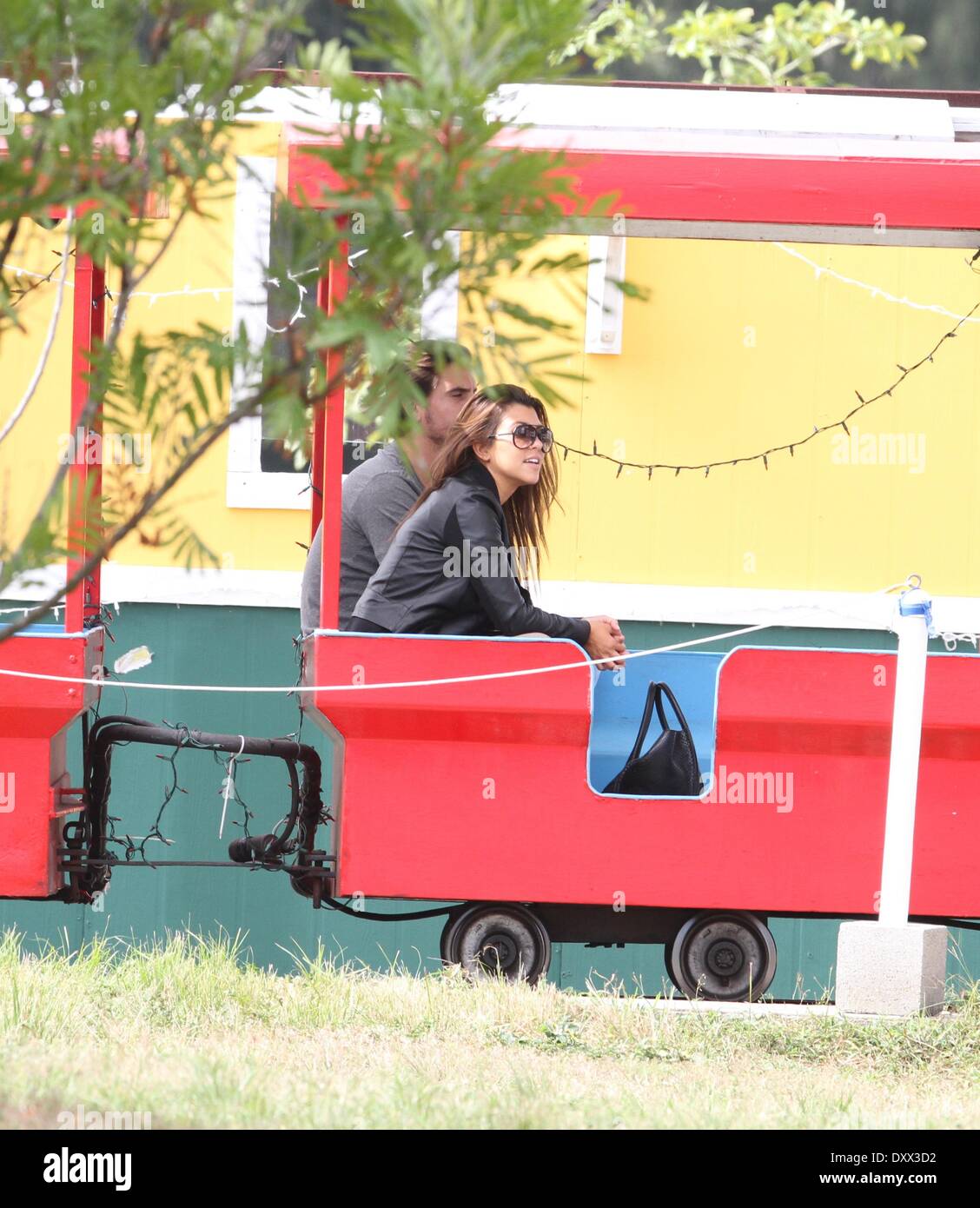 Kourtney Kardashian, Scott Disick and son Mason spend the day together ...