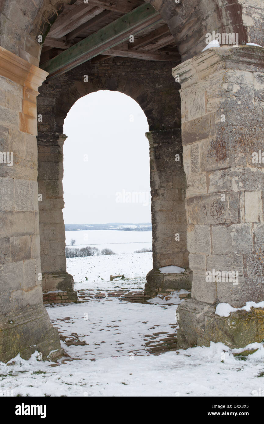 Snow and arch hi-res stock photography and images - Alamy
