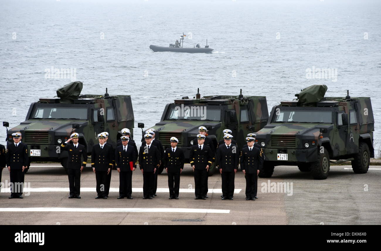 Eckernfoerde, Germany. 01st Apr, 2014. Commando frogmen of the German ...