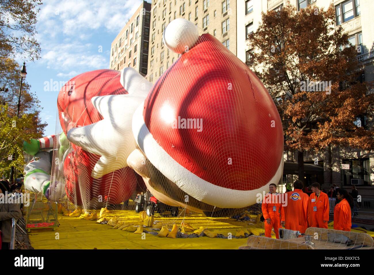 Thanksgiving Day Pre Parade Macy's Inflation Ceremony on the Upper West ...