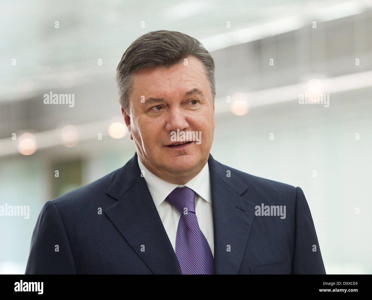 Ukraine`s President Viktor Yanukovych visits Qatar Qatar - 28.11.12 ...