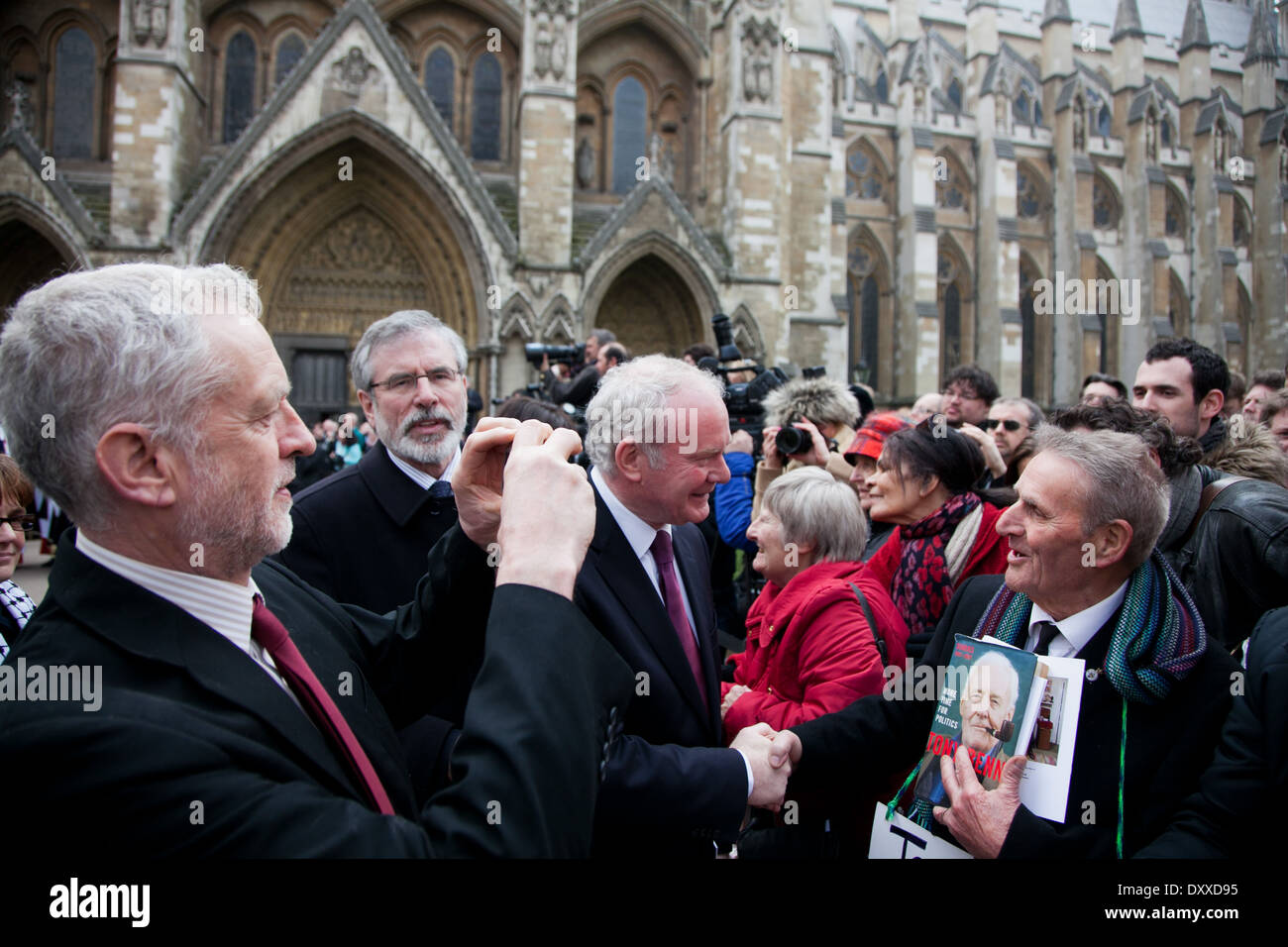 Martin mcguinness funeral hi-res stock photography and images - Alamy