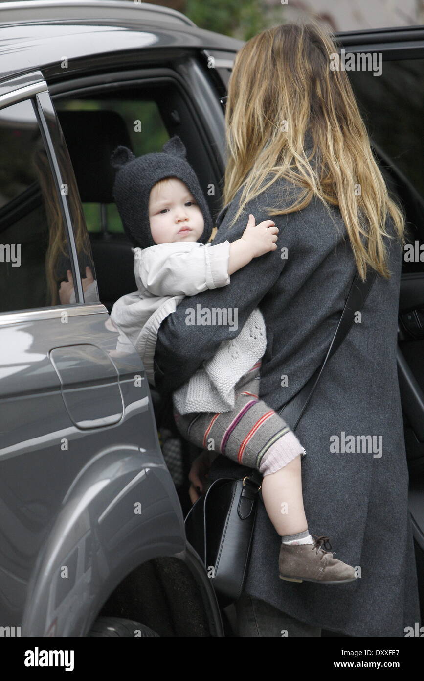 Jessica Alba and Haven Garner Warren Jessica Alba returns to her car ...