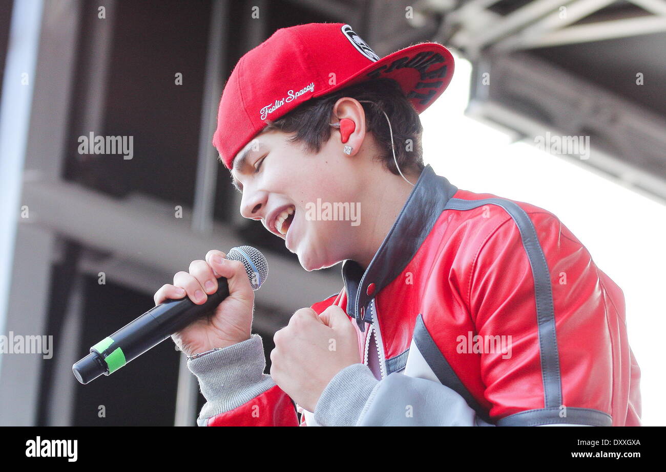 Austin Mahone Jingle Ball Village - Y100's Jingle Ball 2012 at the BB&T ...