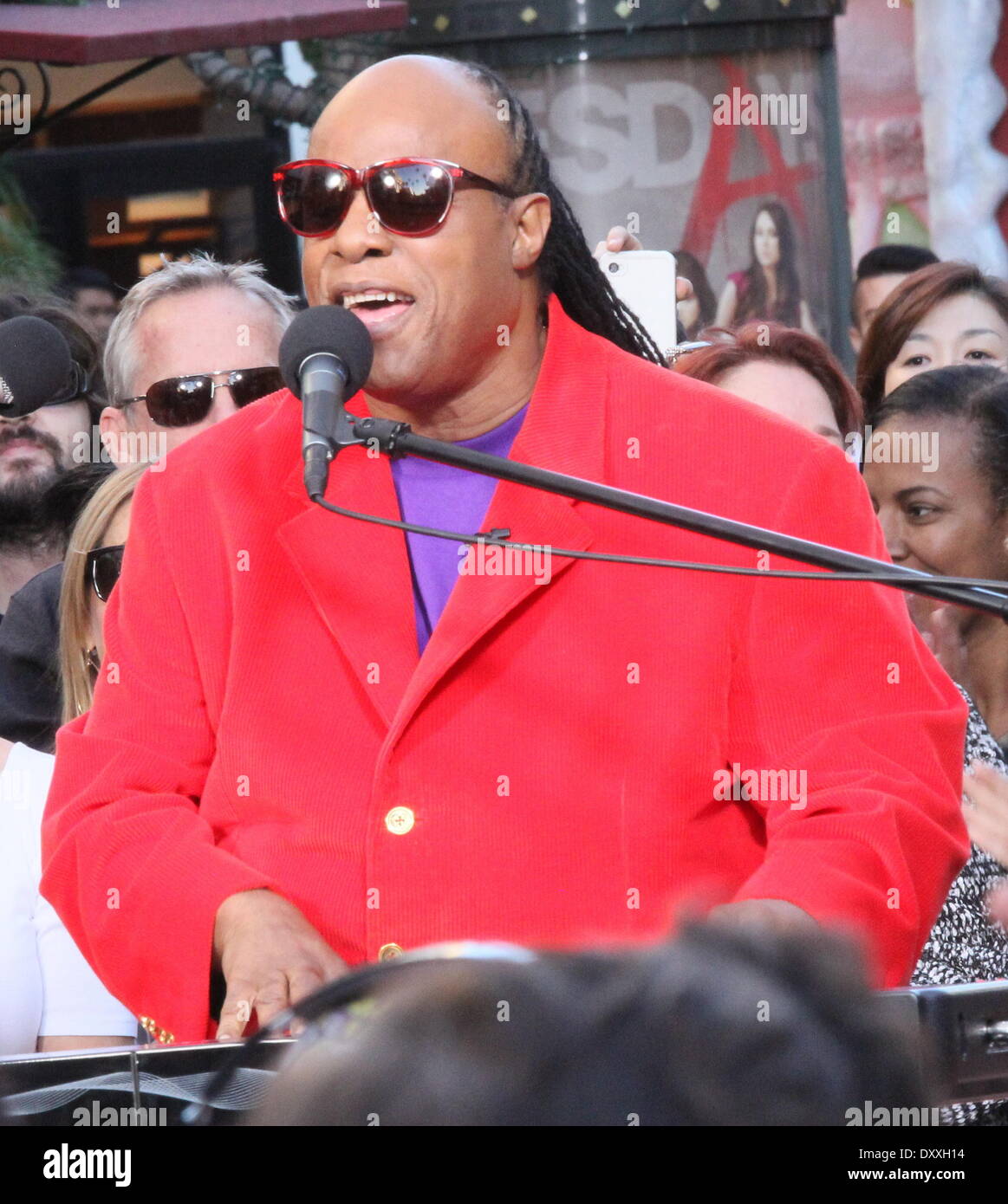 Stevie Wonder at The Grove to appear on entertainment news show 'Extra ...