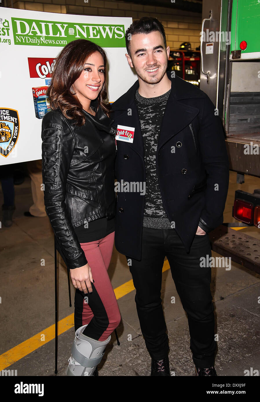 Kevin Jonas and wife Danielle Jonas host a FDNY Food Drive for ...
