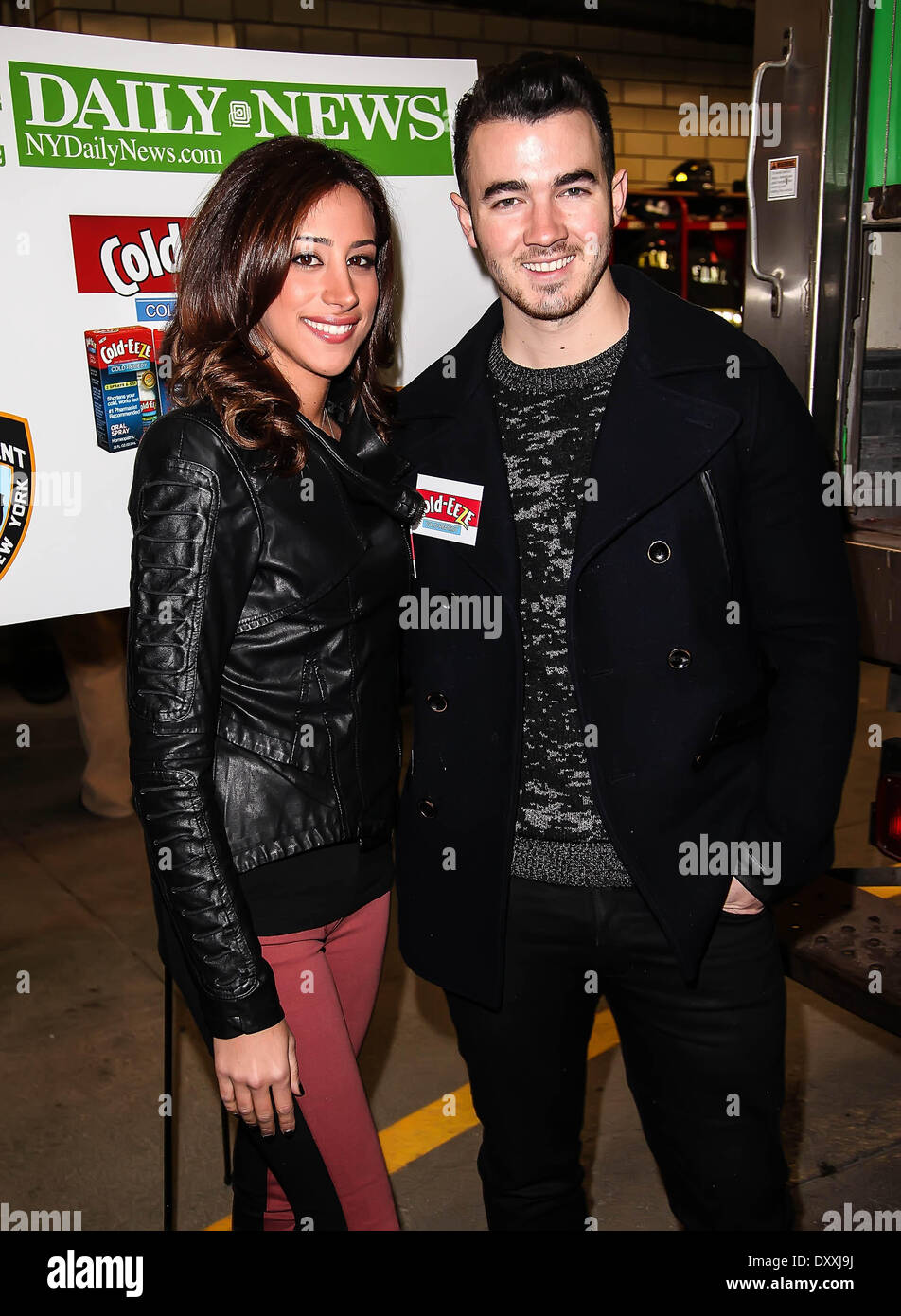 Kevin Jonas and wife Danielle Jonas host a FDNY Food Drive for ...
