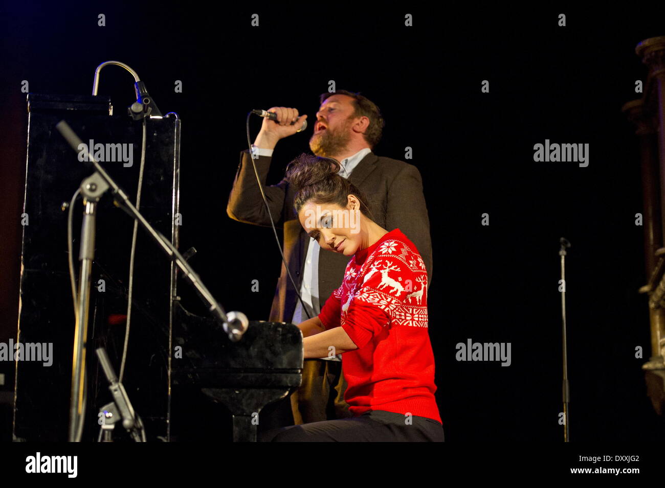 Myleene Klass and Guy Garvey (lead singer of Elbow) performing together ...