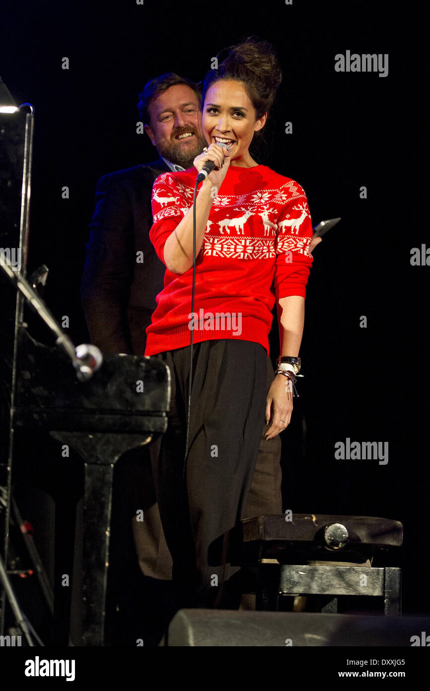 Myleene Klass and Guy Garvey (lead singer of Elbow) performing together ...
