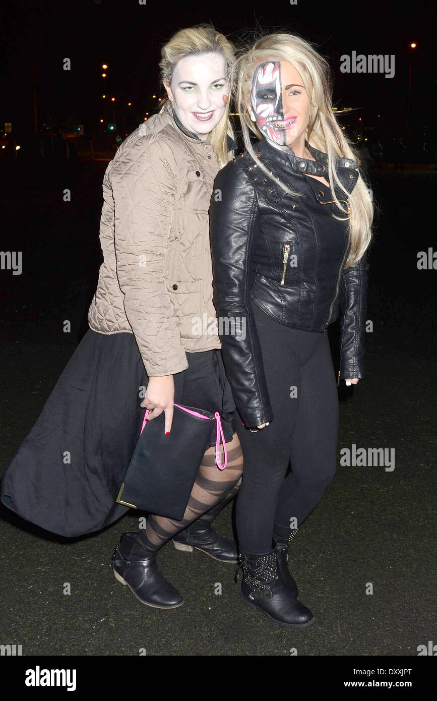 Kim Farrell Leah Smithers Fans arrive at the Farewell To 2012 Fancy ...