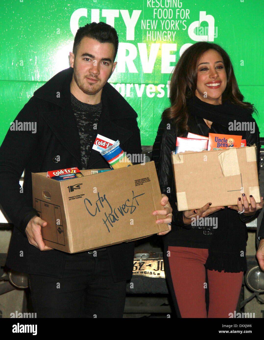Kevin Jonas and wife Danielle Jonas host a FDNY Food Drive for ...