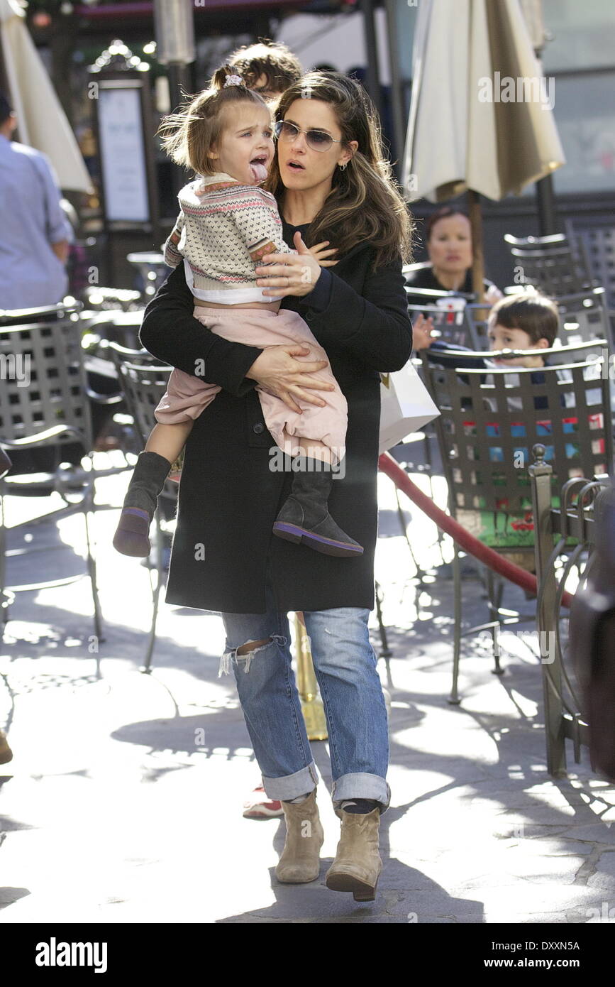 Amanda peet tongue hi-res stock photography and images - Alamy