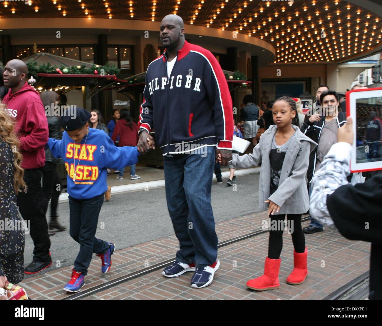 Shaquille oneal family shaquille oneal hi-res stock photography and ...