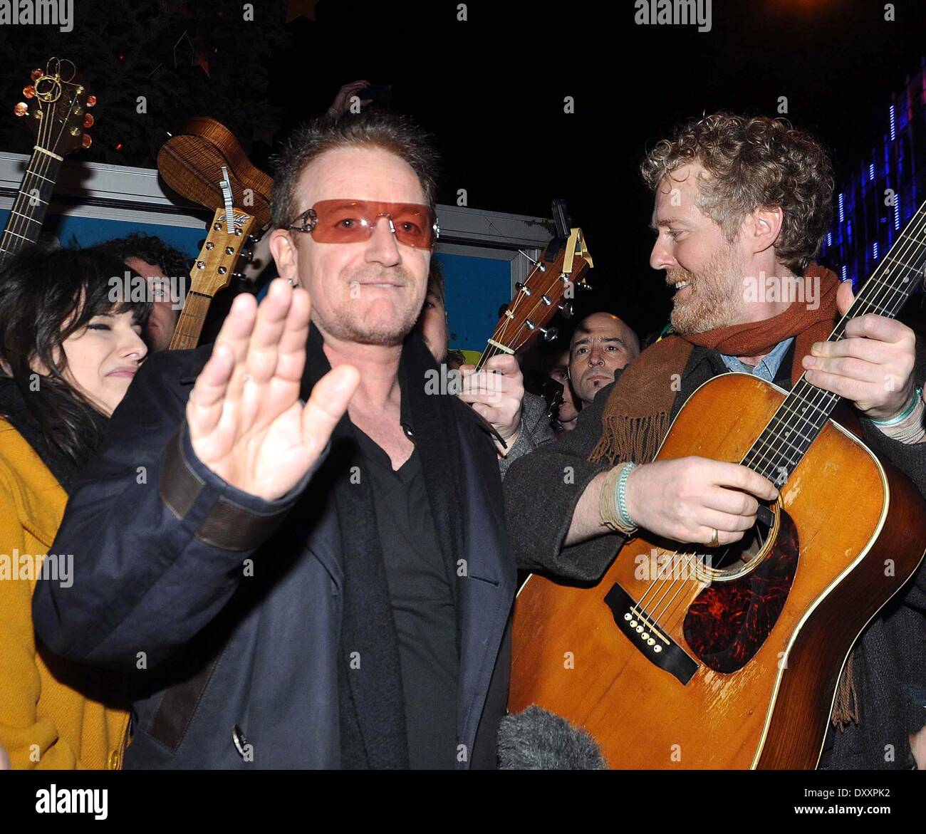 Bono busking hi-res stock photography and images - Alamy