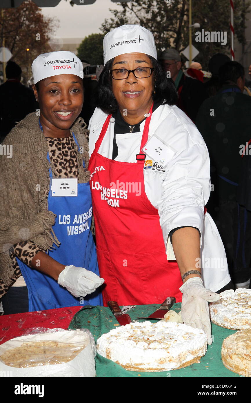 Jan Perry Los Angeles Mission Christmas Eve For The Homeless Los ...
