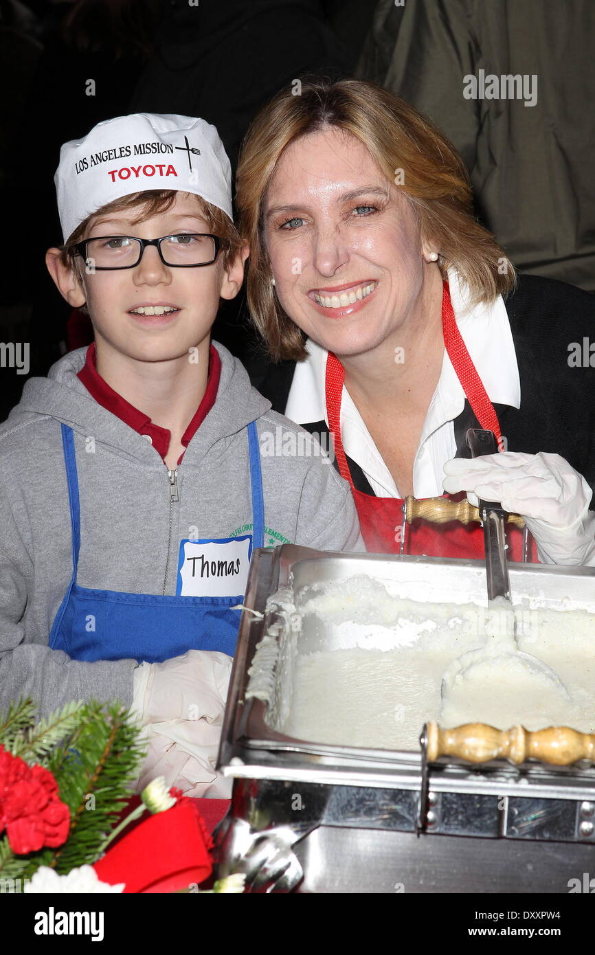 Wendy Greuel and her son Thomas Los Angeles Mission Christmas Eve For ...