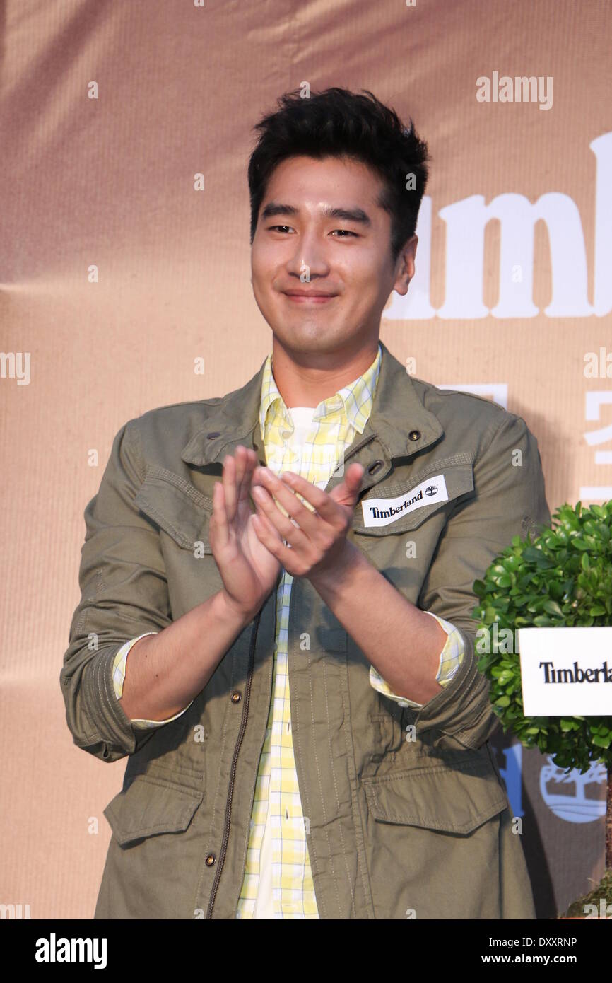 Taipei. 30th Mar, 2014. Actor Mark Zhao attends commercial activity in ...