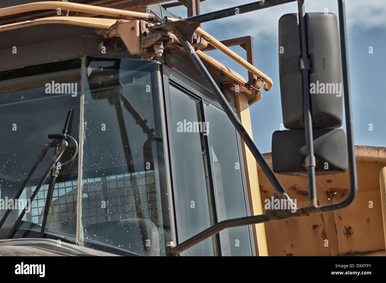 Heavy plant vehicles hi-res stock photography and images - Alamy