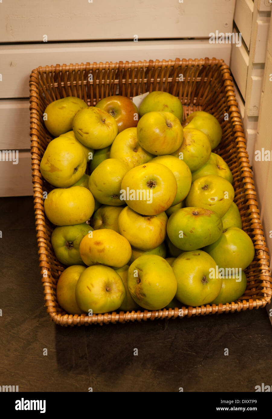 Basket of apples Stock Photo - Alamy