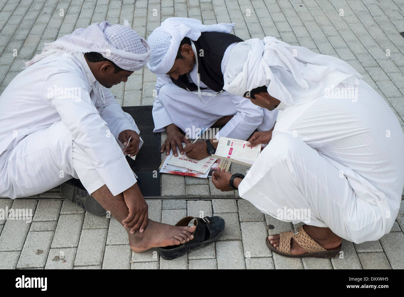 Arab men hi-res stock photography and images - Alamy