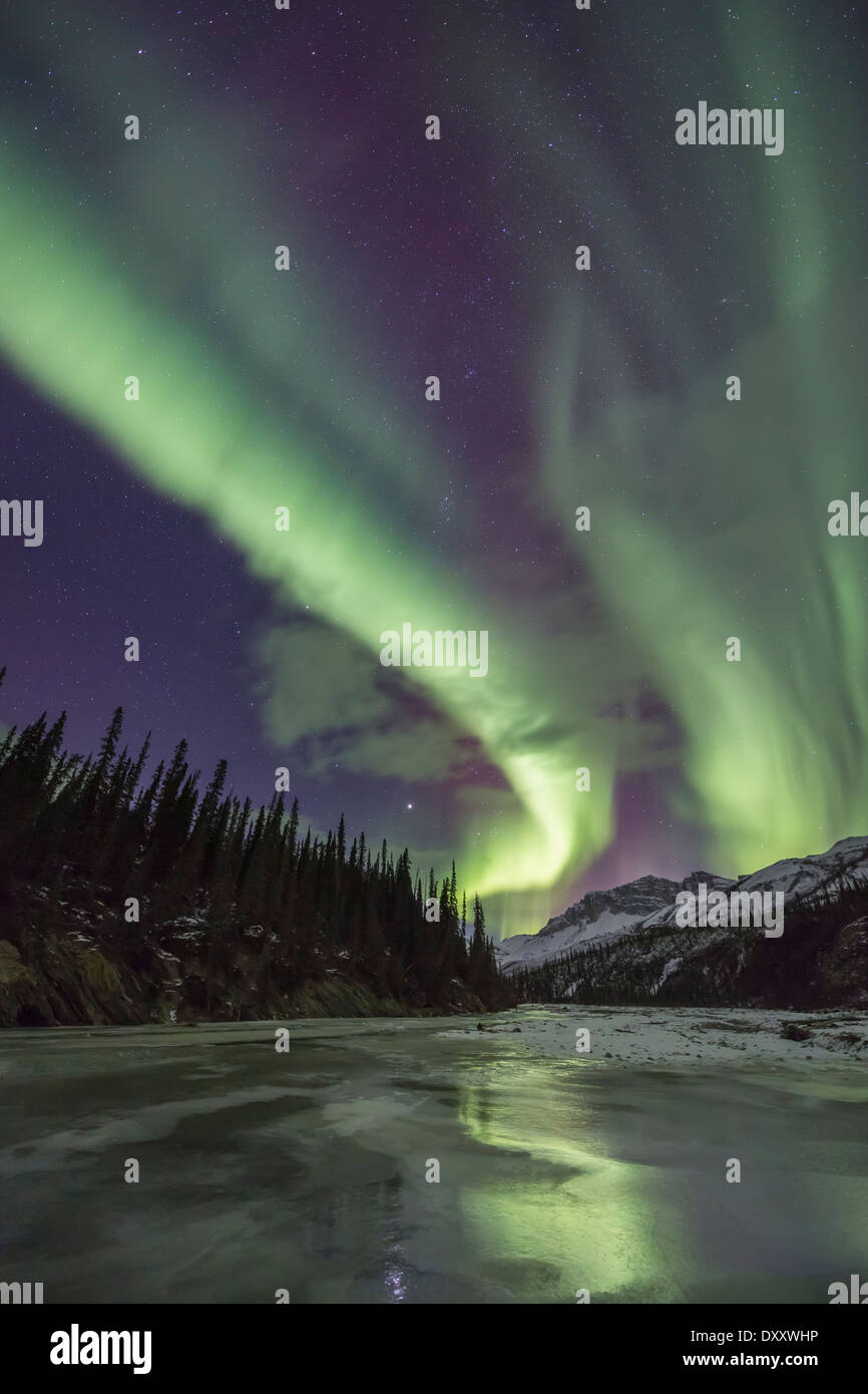 Alaska's light hi-res stock photography and images - Alamy