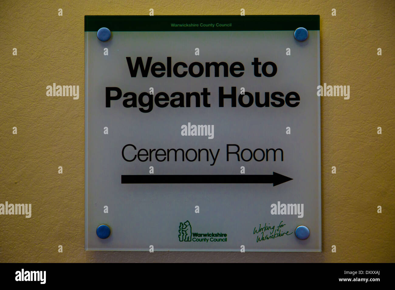 Register office sign hi-res stock photography and images - Alamy