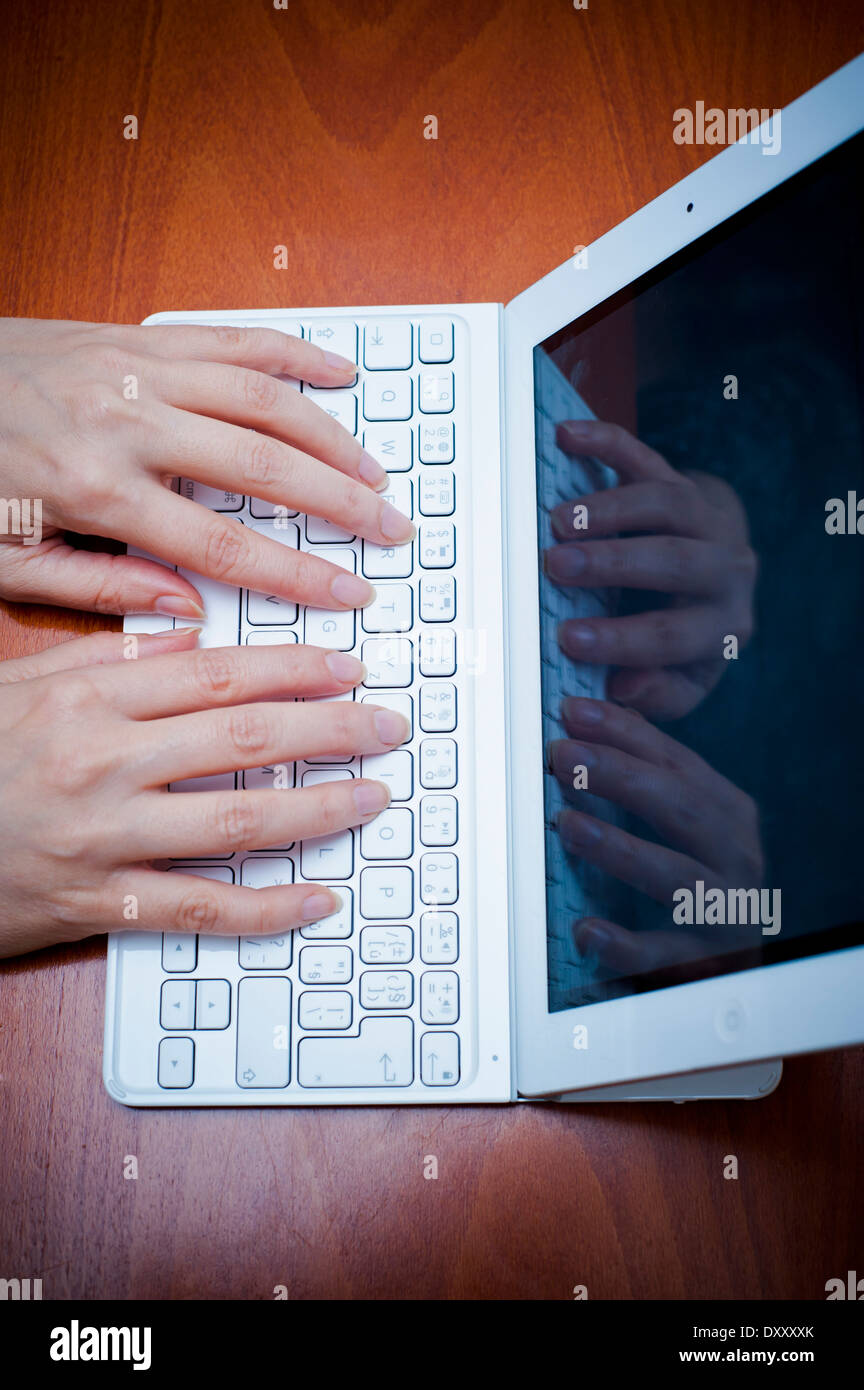 Woman typing keyboard hi-res stock photography and images - Alamy
