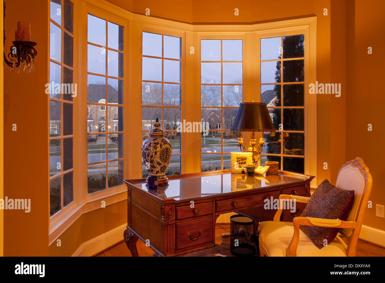 Bay window hi-res stock photography and images - Alamy