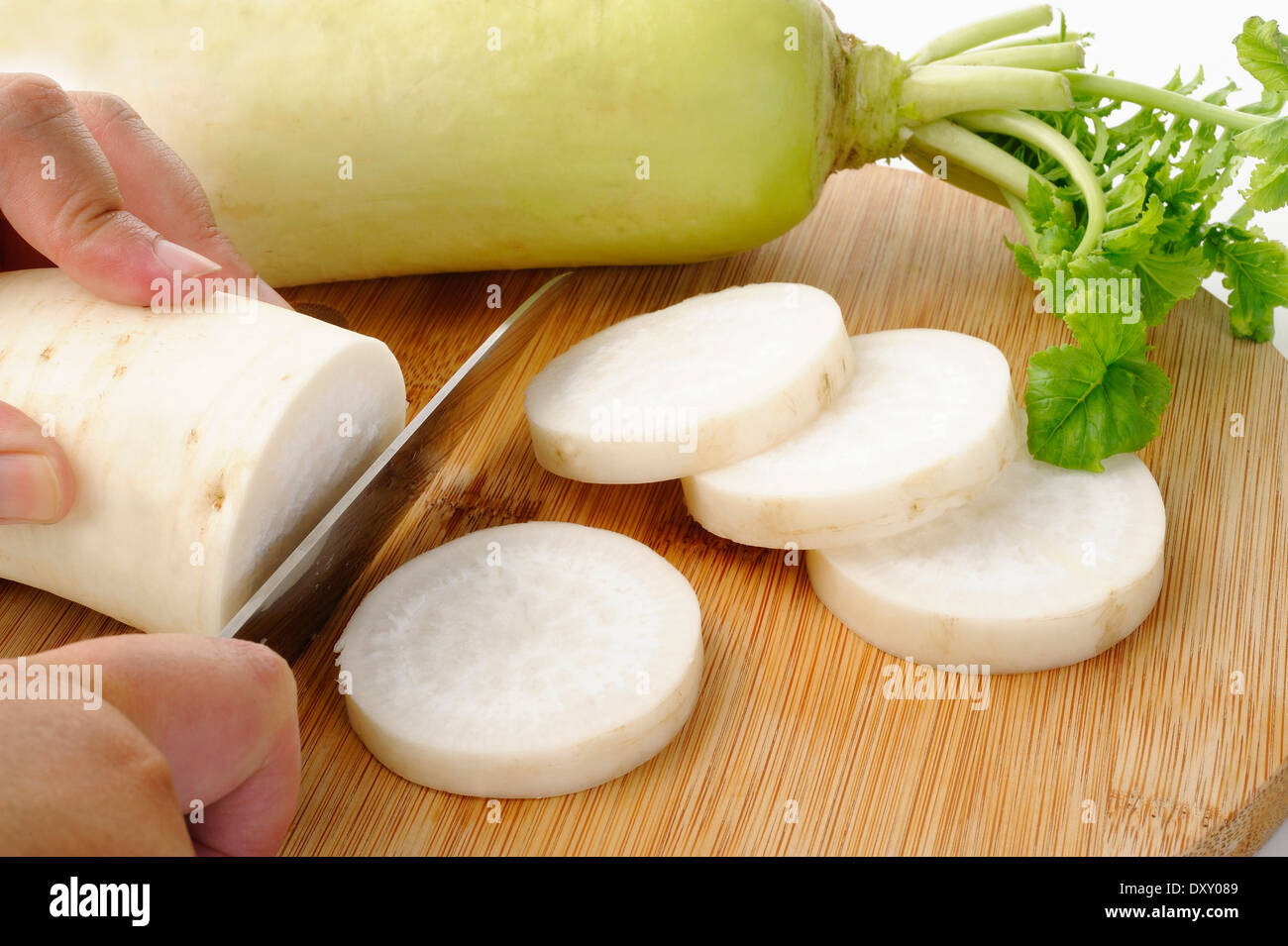 slice daikon radish Stock Photo - Alamy