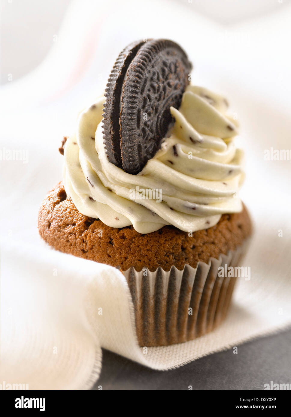 Oreo biscuit cupcake Stock Photo - Alamy