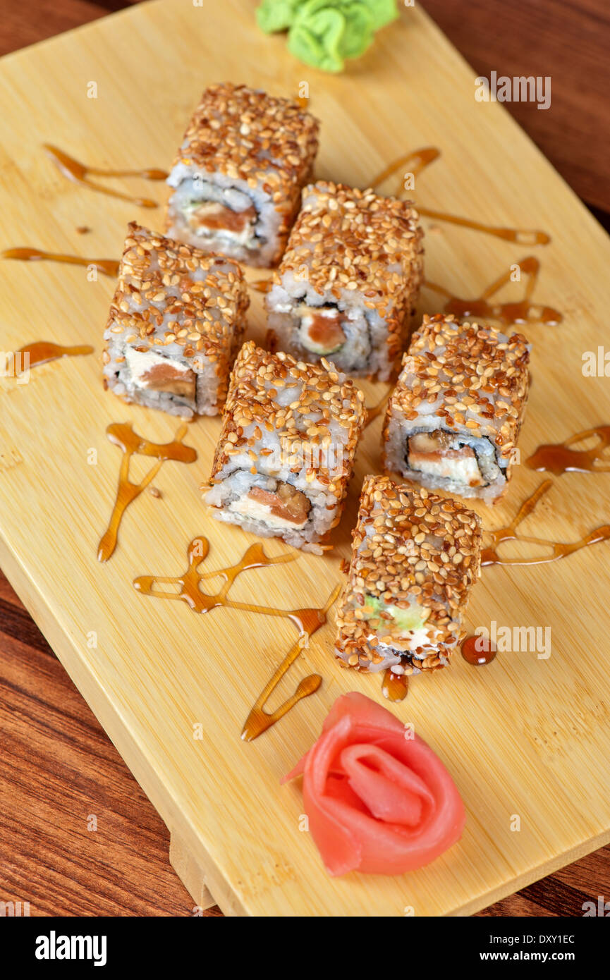 sesame sushi rolls Stock Photo - Alamy