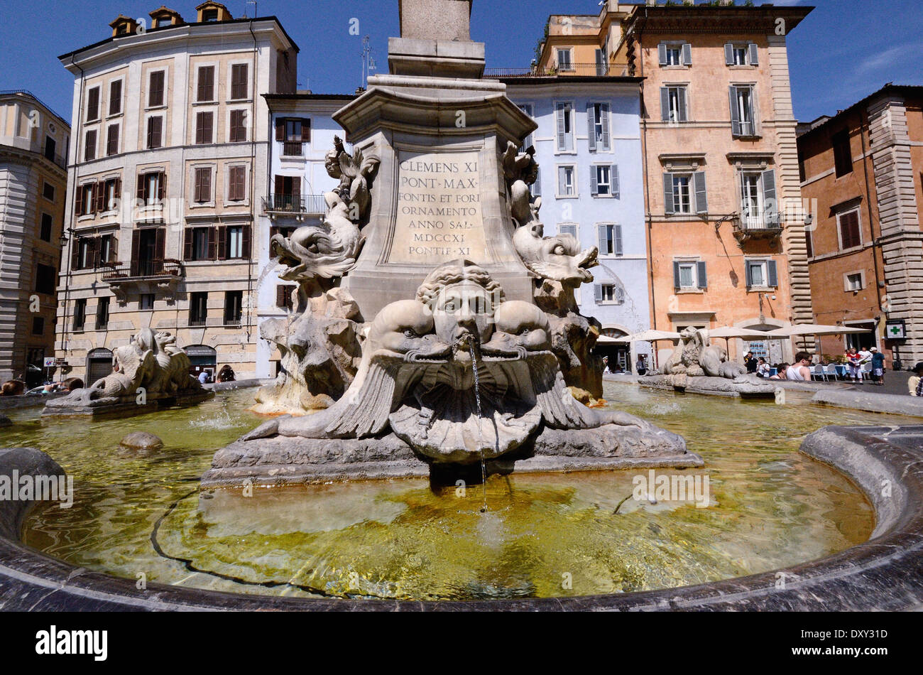 Fontana di piazza della Rotonda, Pantheon Rome Stock Photo - Alamy