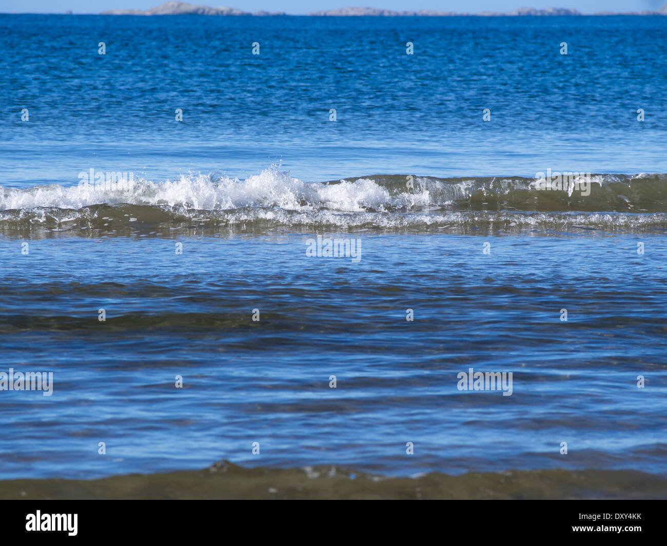 Close up small ocean waves hi-res stock photography and images - Alamy