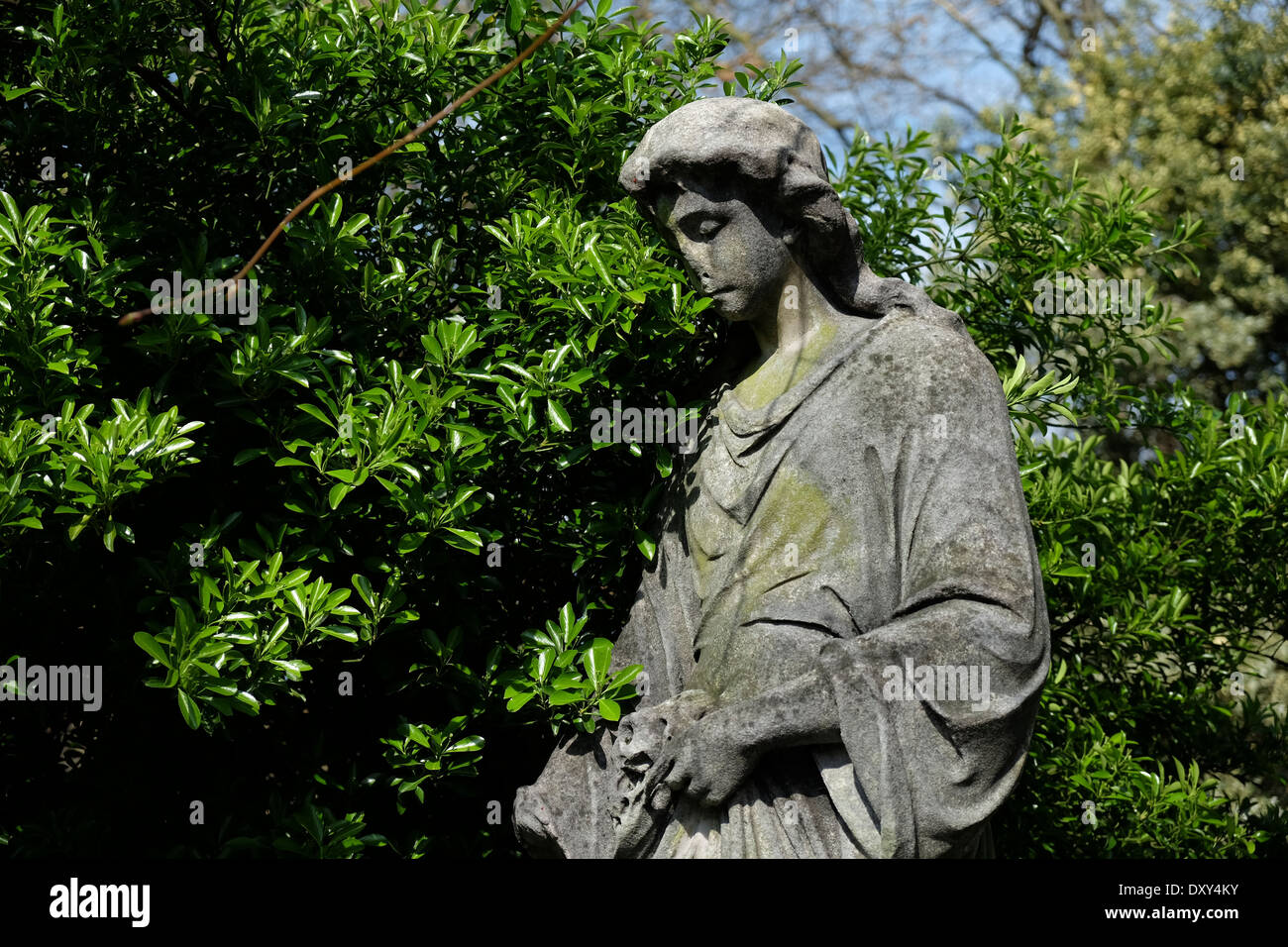 Broken Statue High Resolution Stock Photography and Images - Alamy